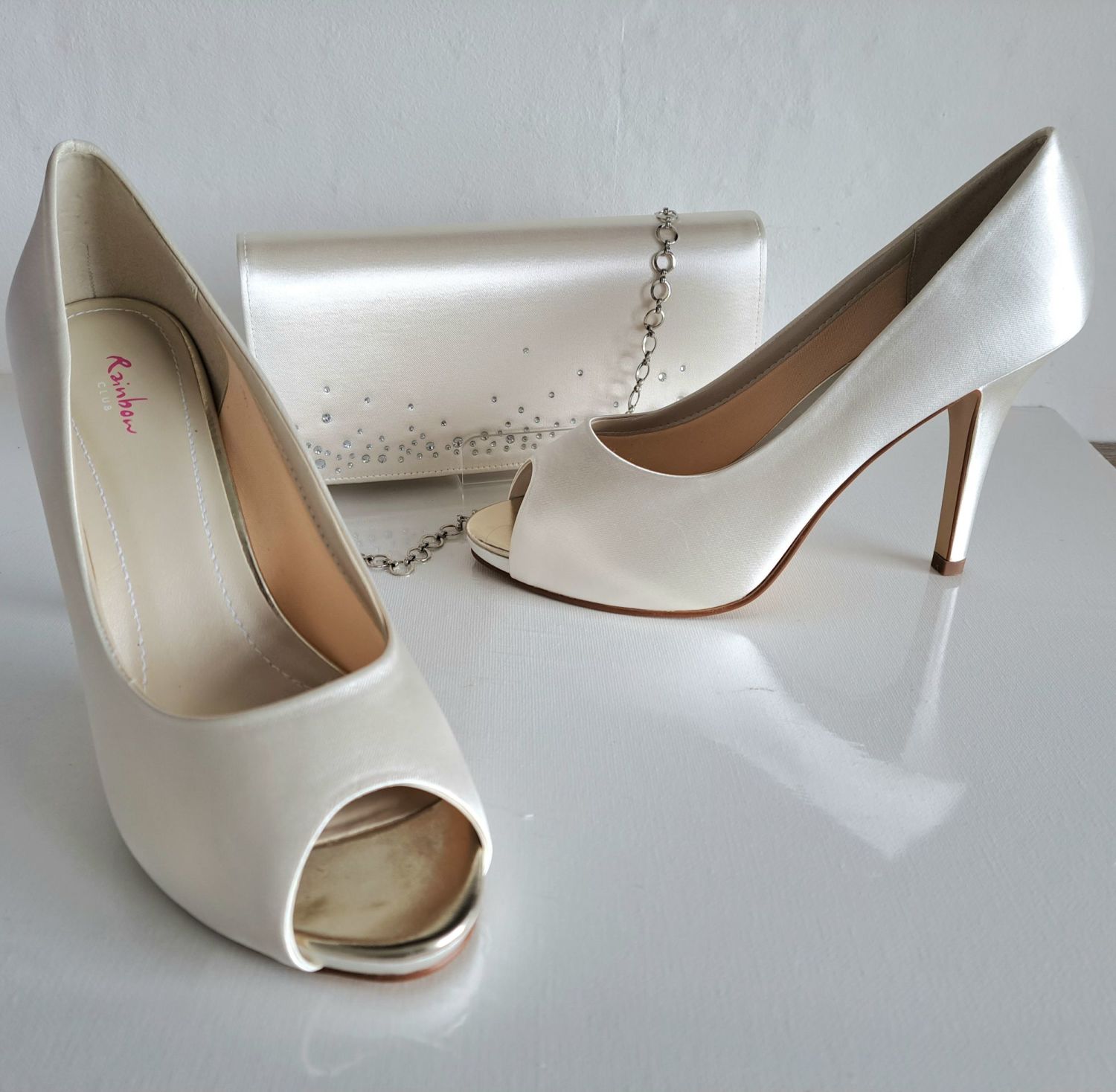 Ladies shoes and matching bags size 4.5