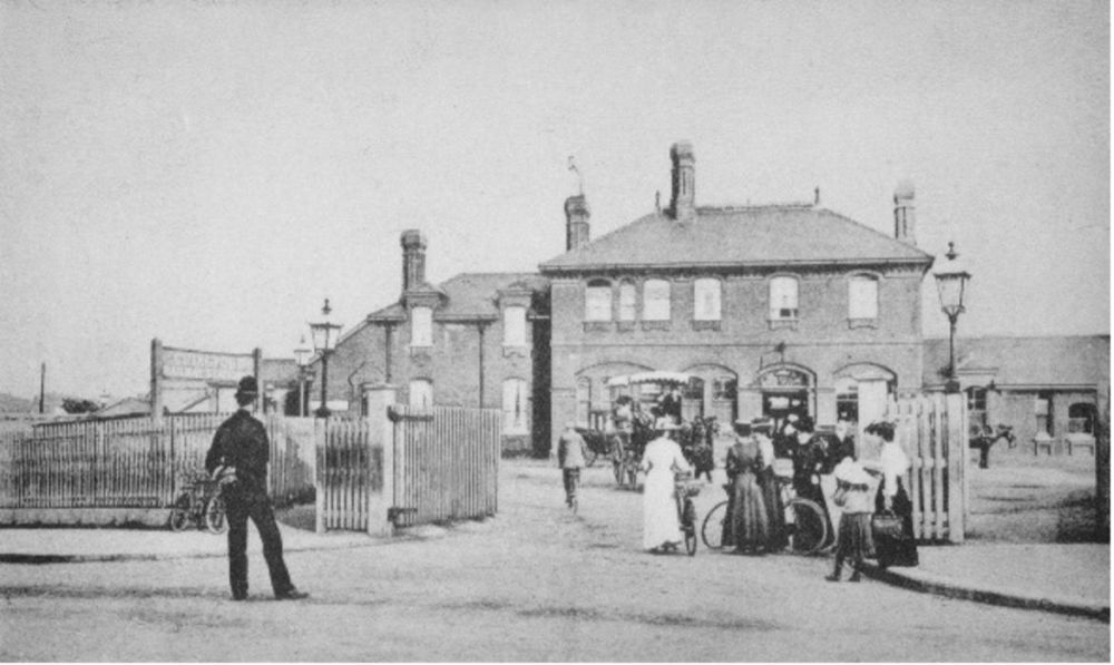 6) Chingford Station