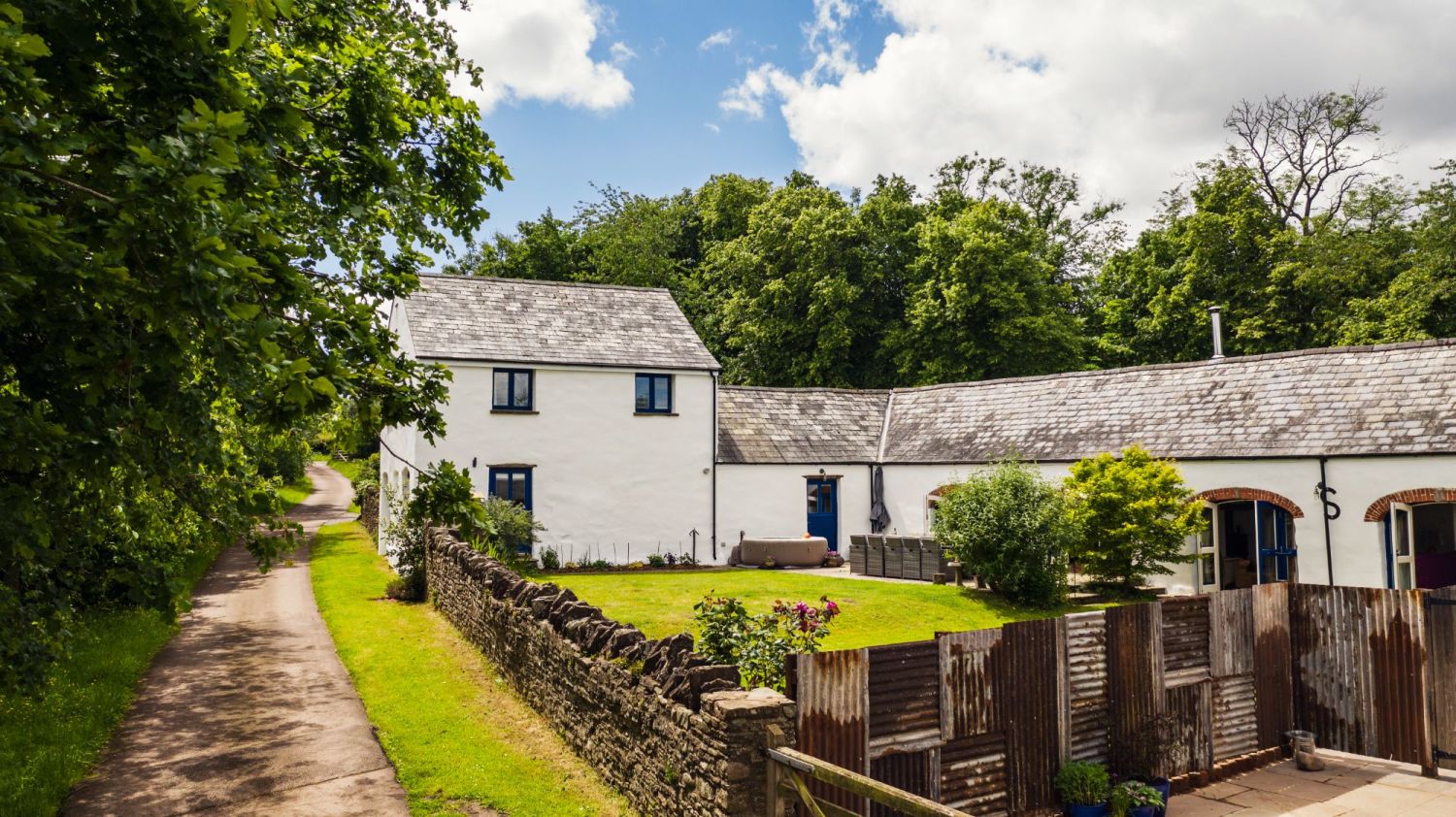 Wern-y-Cwm Farm, Accommodation, sporting retreat venue, corporate or ...