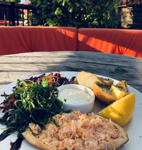 The Greyhound Inn | One of the best country pubs in South Wales!