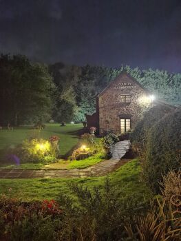 The Greyhound Inn | Best country pub in South Wales!