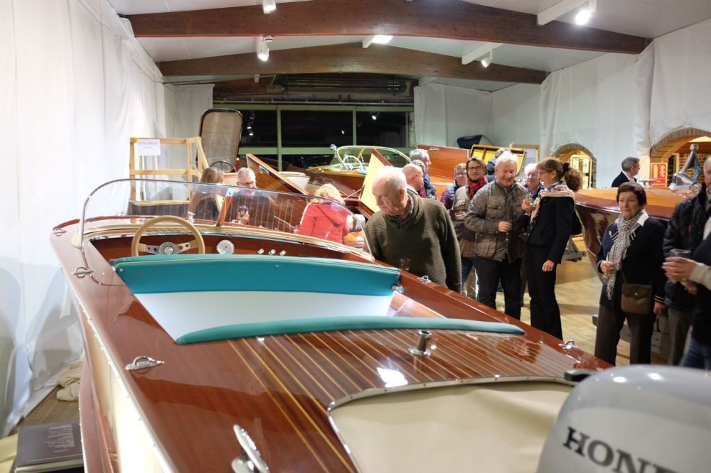 Classic, Luxury & Restored Speed Boats for Sale