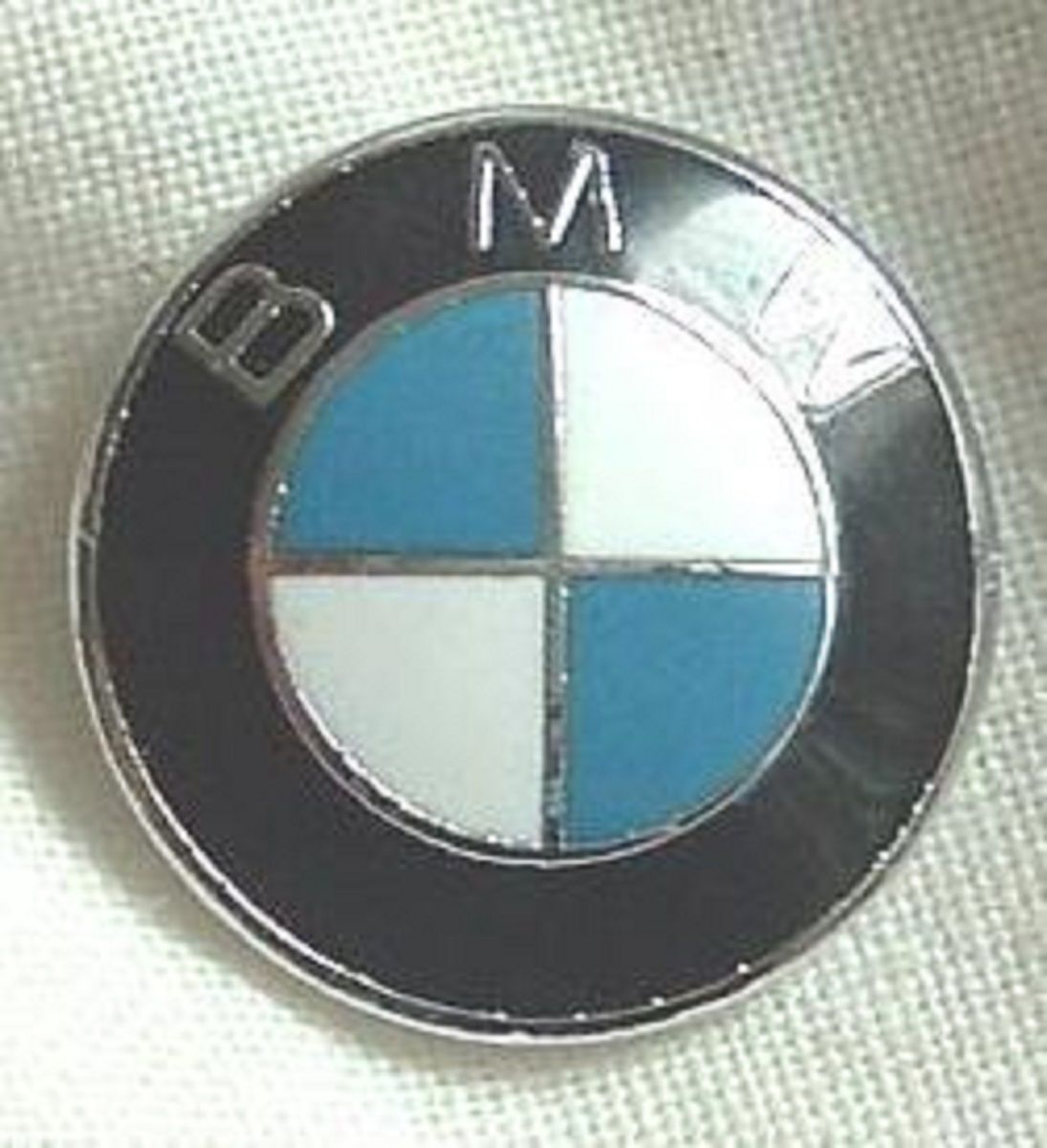 BMW lapel pin badge/Tie tack