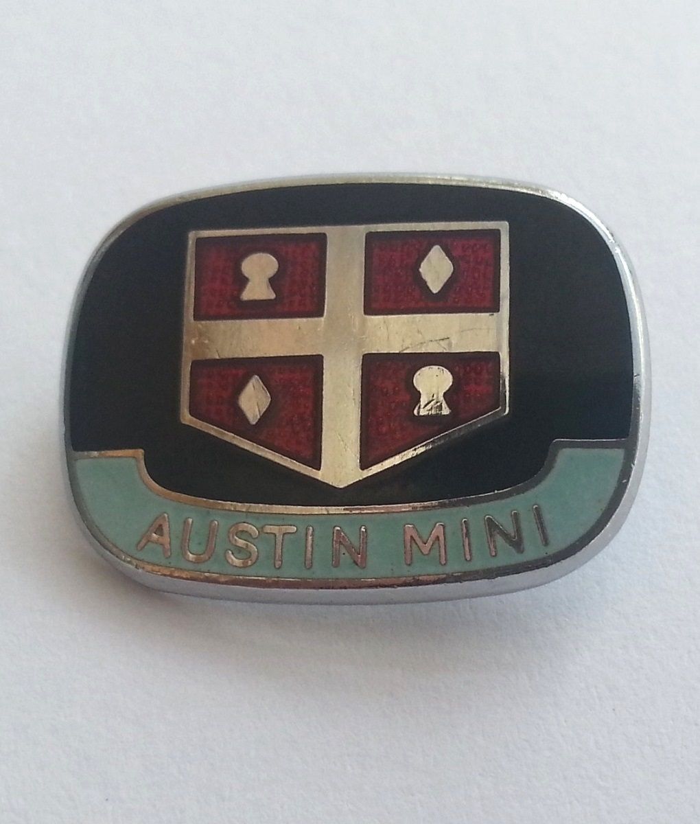 Austin Mini lapel pin badge
