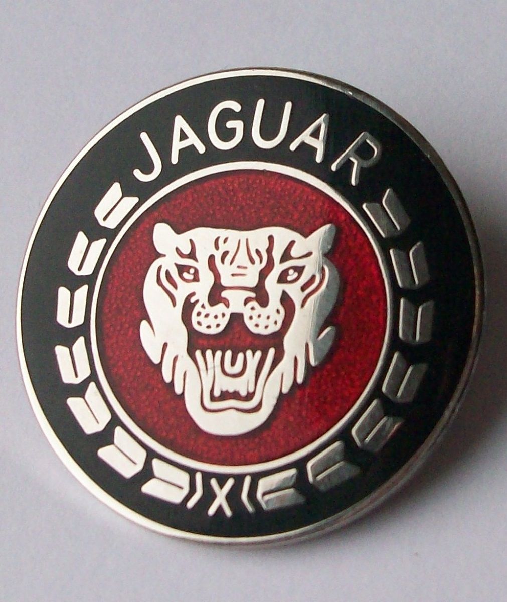 Jaguar lapel pin badge