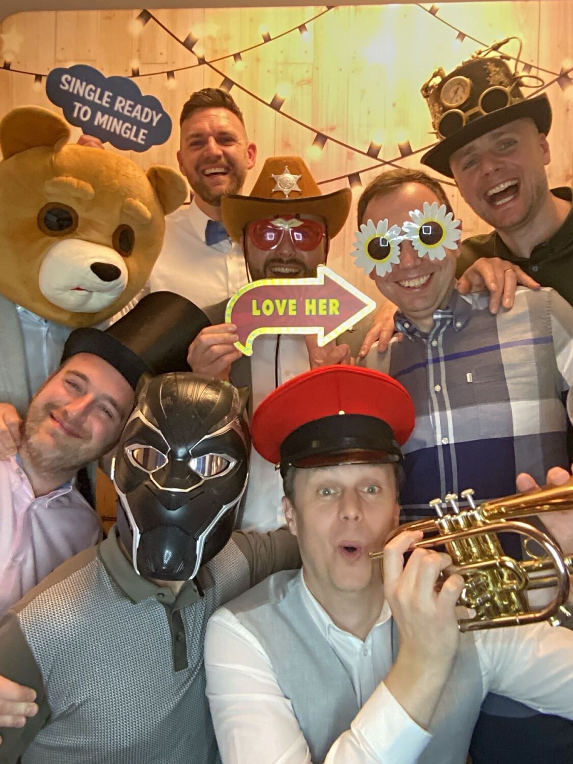 Our retro Pod is sure to be a hit with your party. Perfect for weddings ...