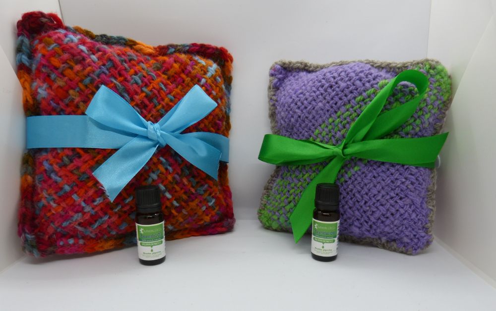 Pure wool Items Handmade Bespoke and unique, Rugs, Bags, Yarn and clothing