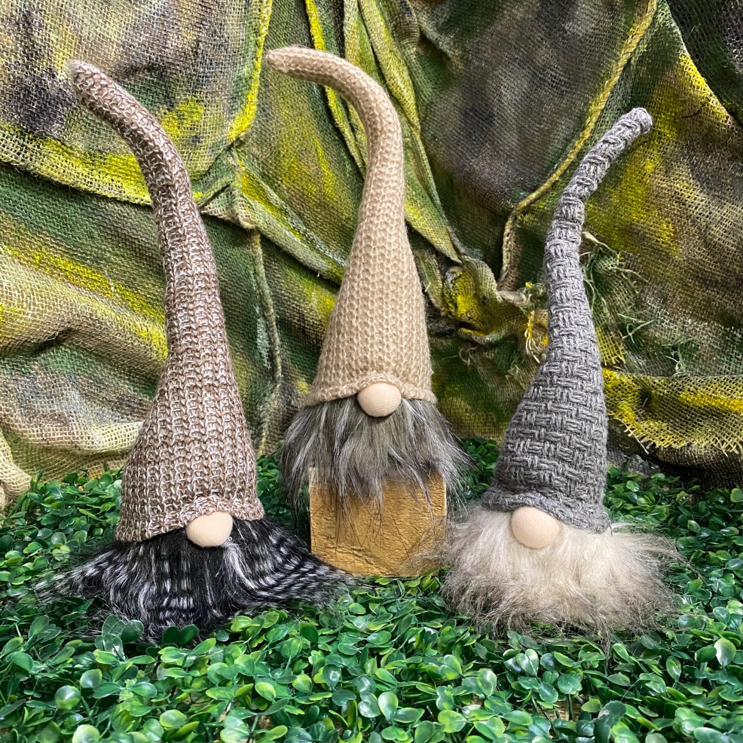 Black & White Sitting Gonk